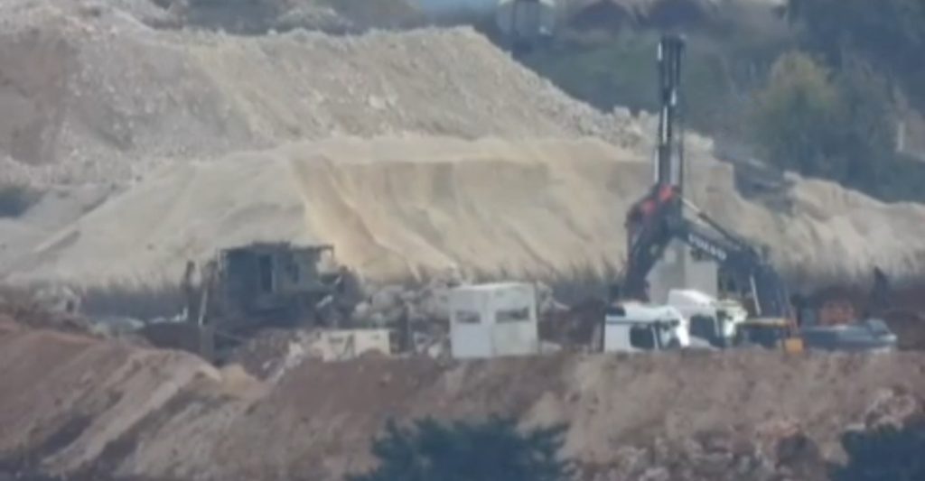 Pictures of the construction process and location of Israeli bases in ...