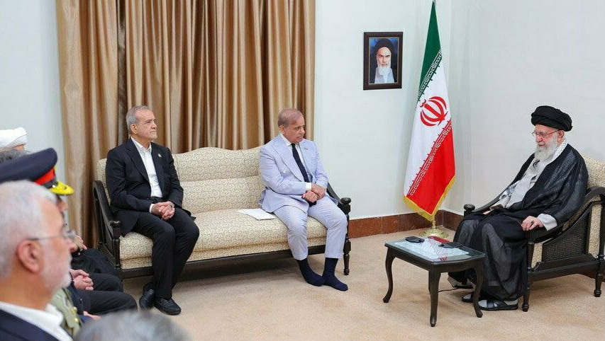 Iran's Revolutionary Leader and Pakistani Prime Minister Meet in Tehran ...