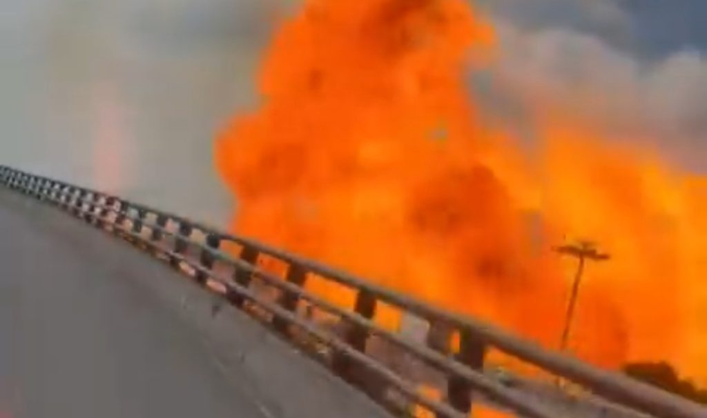 Deadly gas tanker explosion in Mexico kills 3, injures 70 - SAFIR TV