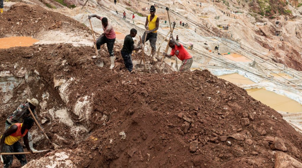 More than 200 killed in deadly coltan mine collapse in Congo - SAFIR TV